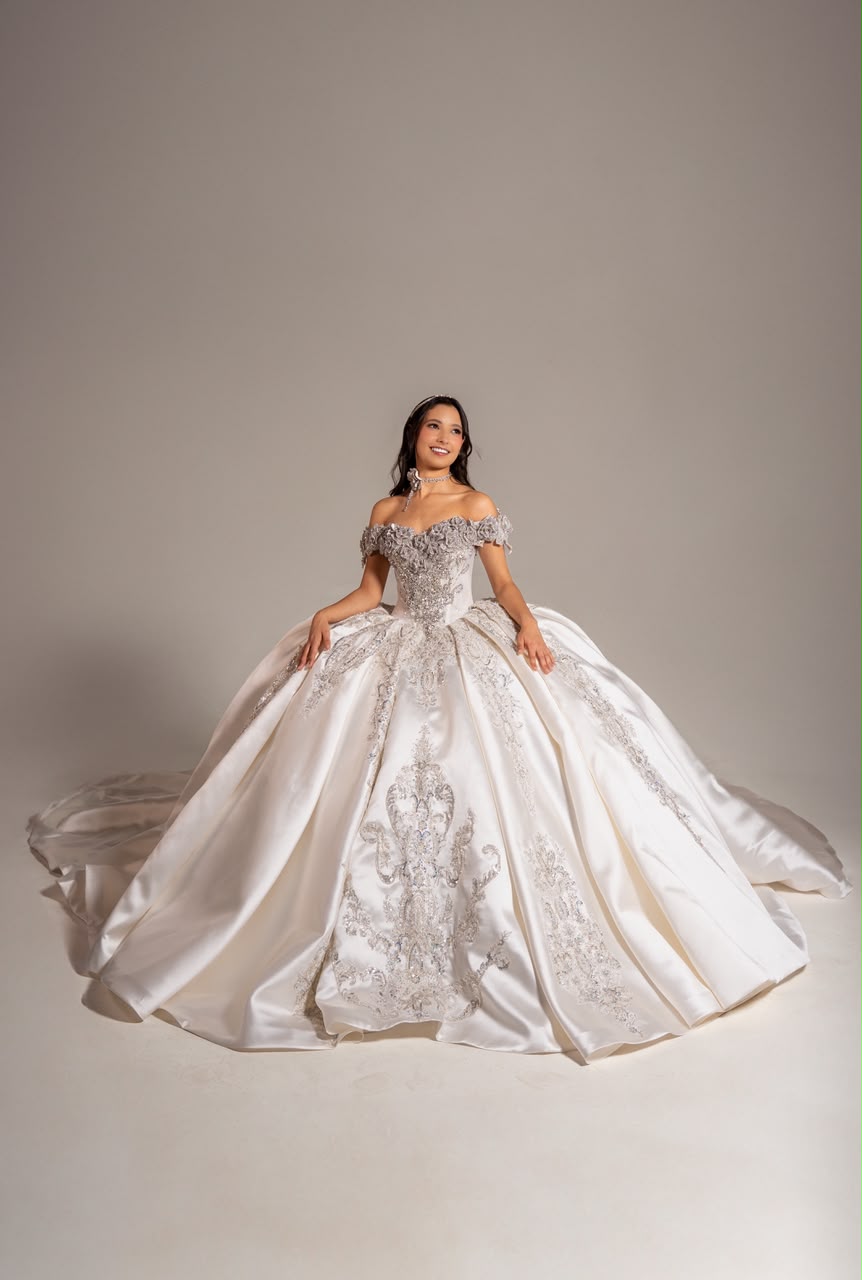 XV Perla (Ivory) – Maria Maria vestidos